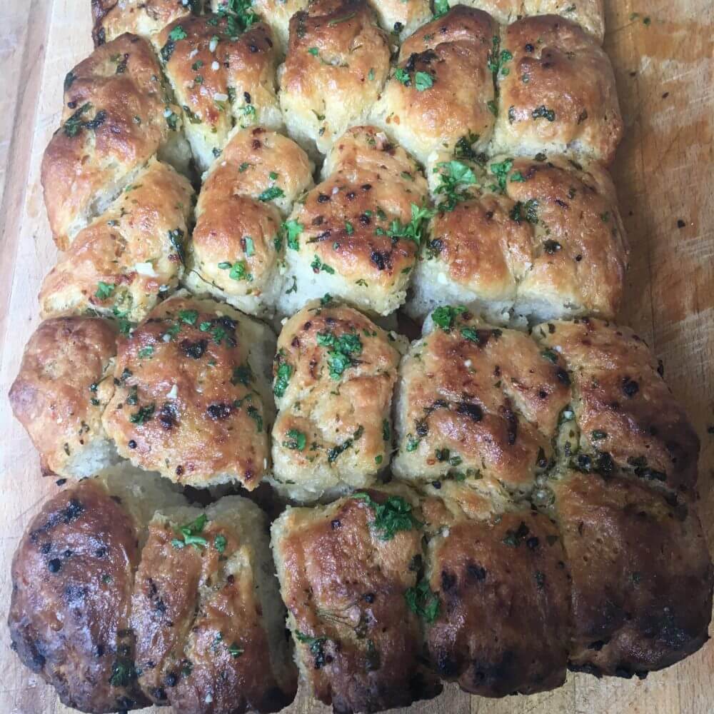 Tear and share garlic bread balls | Amigo Ovens